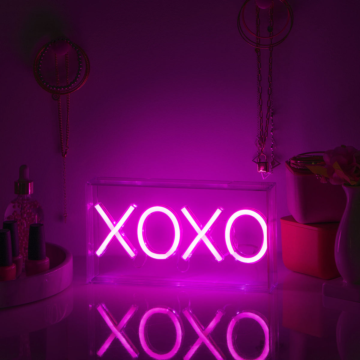 XOXO Acrylic Box LED Neon – West & Arrow